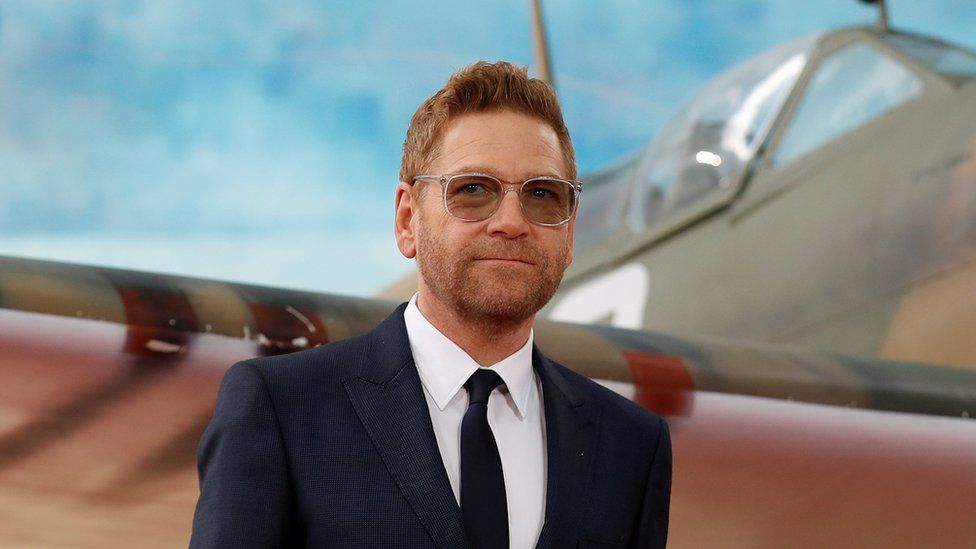 Sir Kenneth Branagh 'humbled' by freedom of Belfast award - BBC News