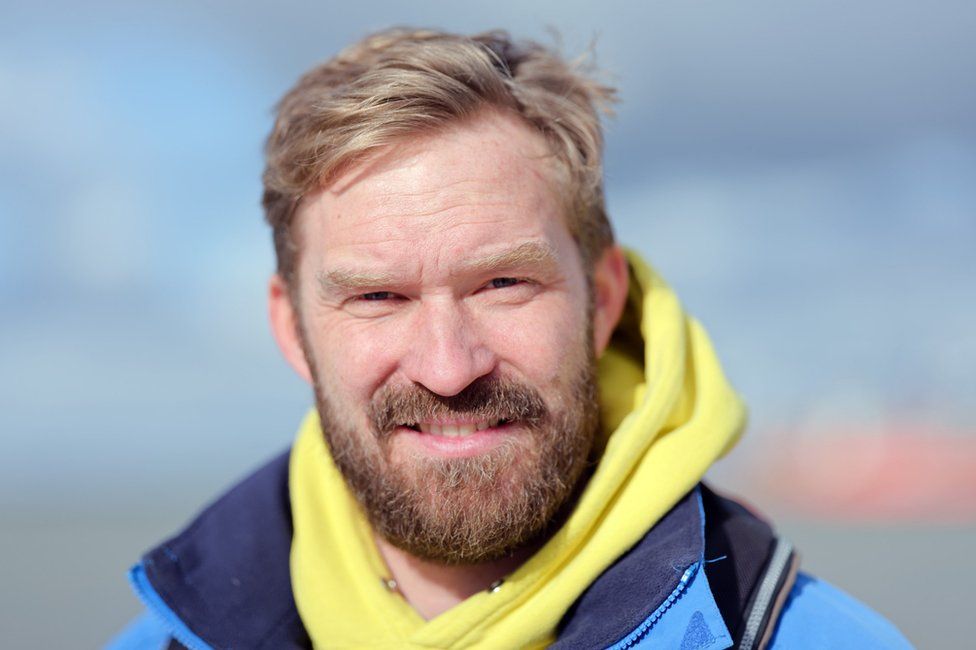 The people keeping our historic foot ferries afloat - BBC News