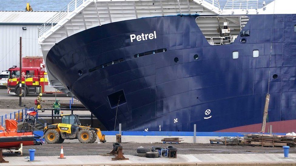 Injured worker recalls fear as ship toppled over in Leith - BBC News