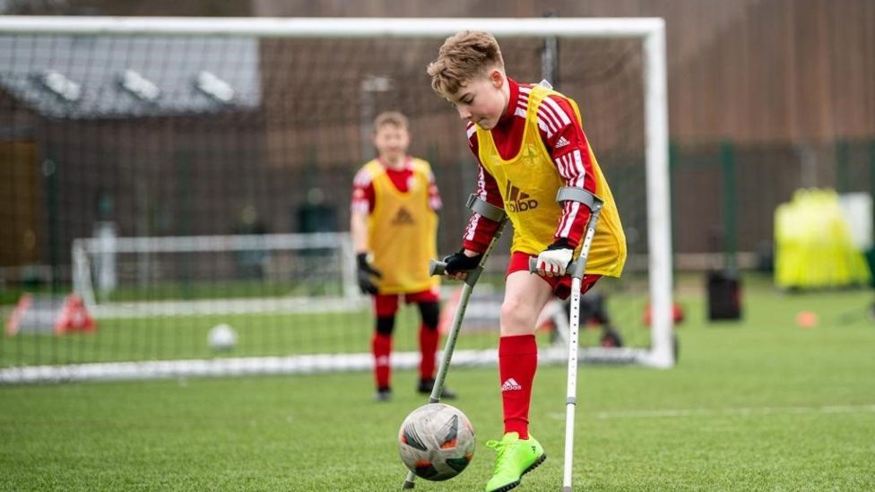 Red Bull 400: Amputee Milly Pickles completes 'world's steepest race ...