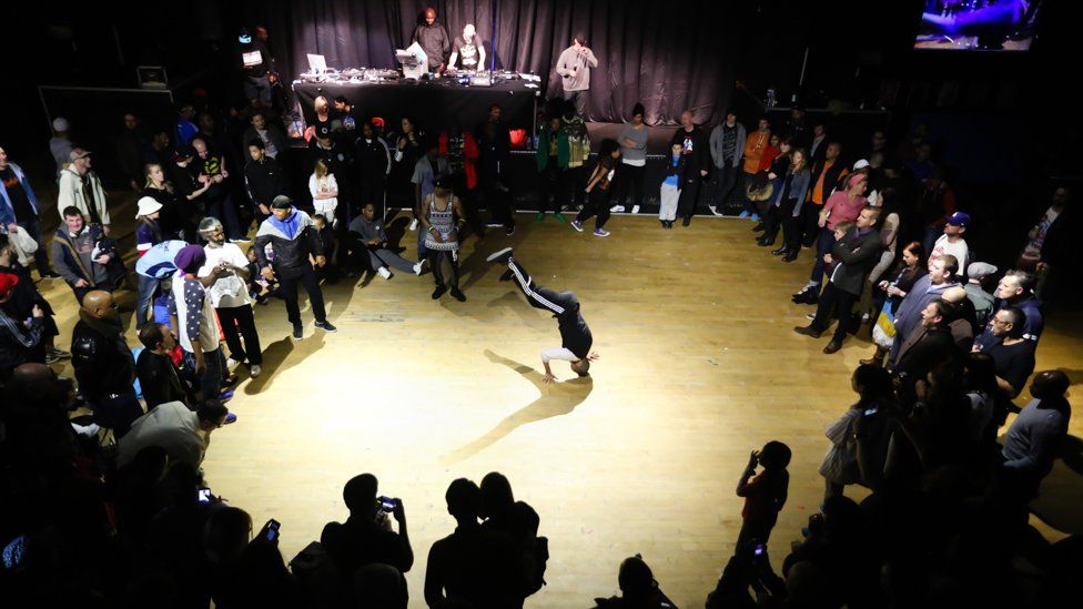 Nottingham hosts over-40s break-dancing competition - BBC News
