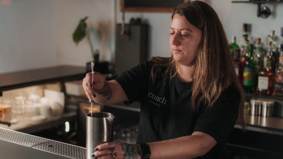 Birmingham: Chefs join forces to support women in the sector - BBC News