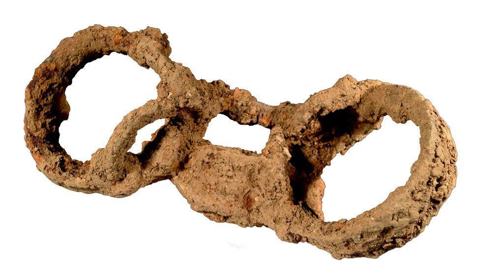 Catterick A1 dig: Oldest pistachio nut found down well - BBC News
