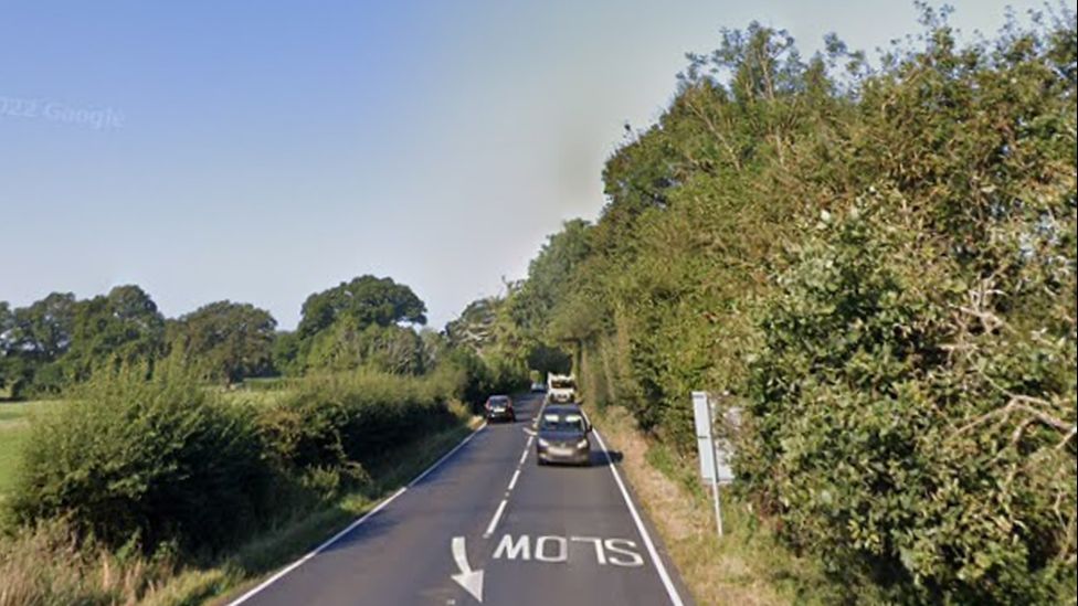 Cowfold: Two people die in three-vehicle crash - BBC News