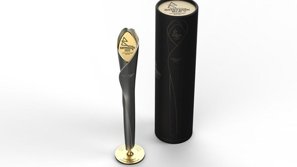 Commonwealth Games' baton-bearers to get souvenir replica - BBC News