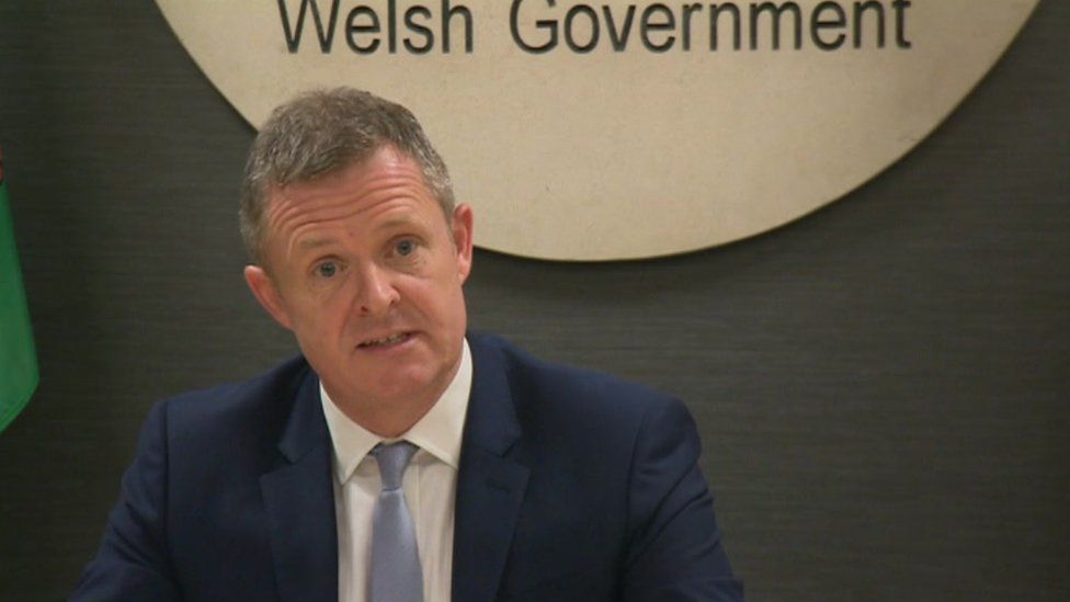 Welsh ministers urge PM to delay Brexit if deal is rejected - BBC News