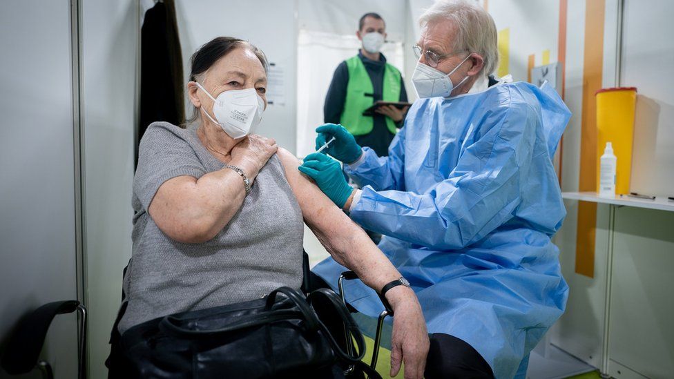 Newspaper headlines: 'Union vacc' and EU jab rollout nearing 'crisis ...