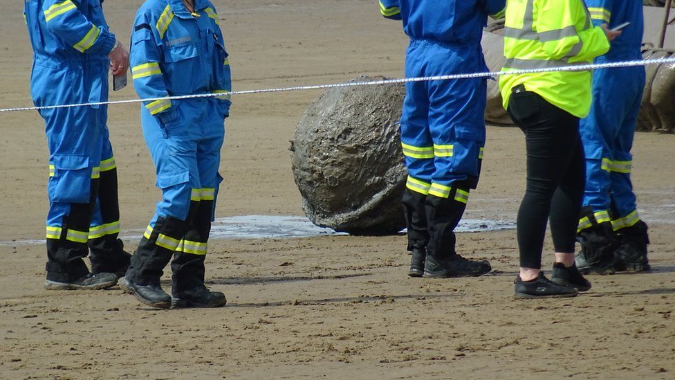 Old buoy sparks bomb scare on Weston-super-Mare beach - BBC News