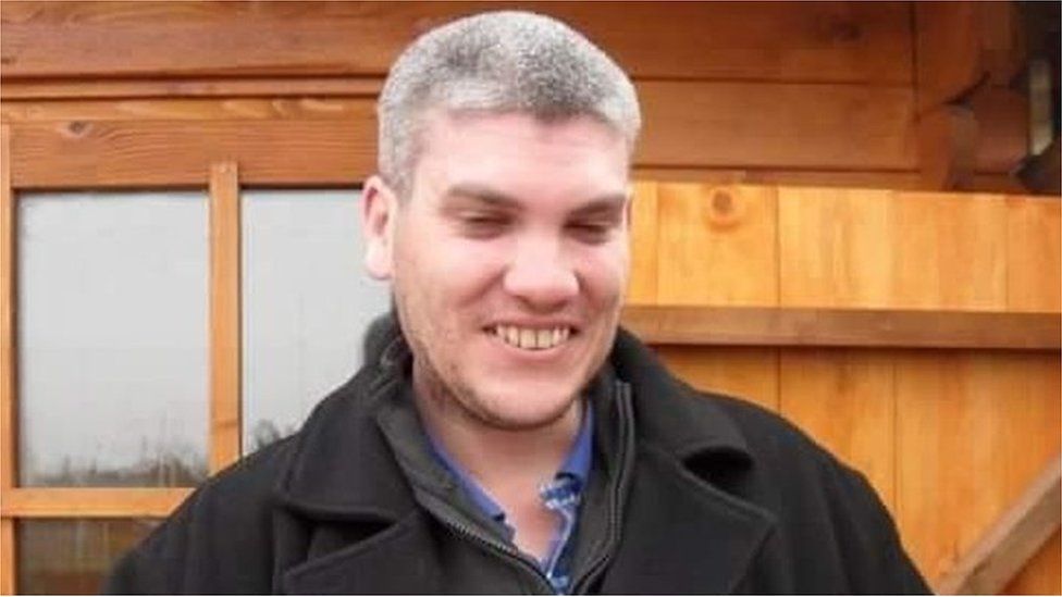 Missing Hampshire man Jason Gates' dog linked to sheep deaths - BBC News