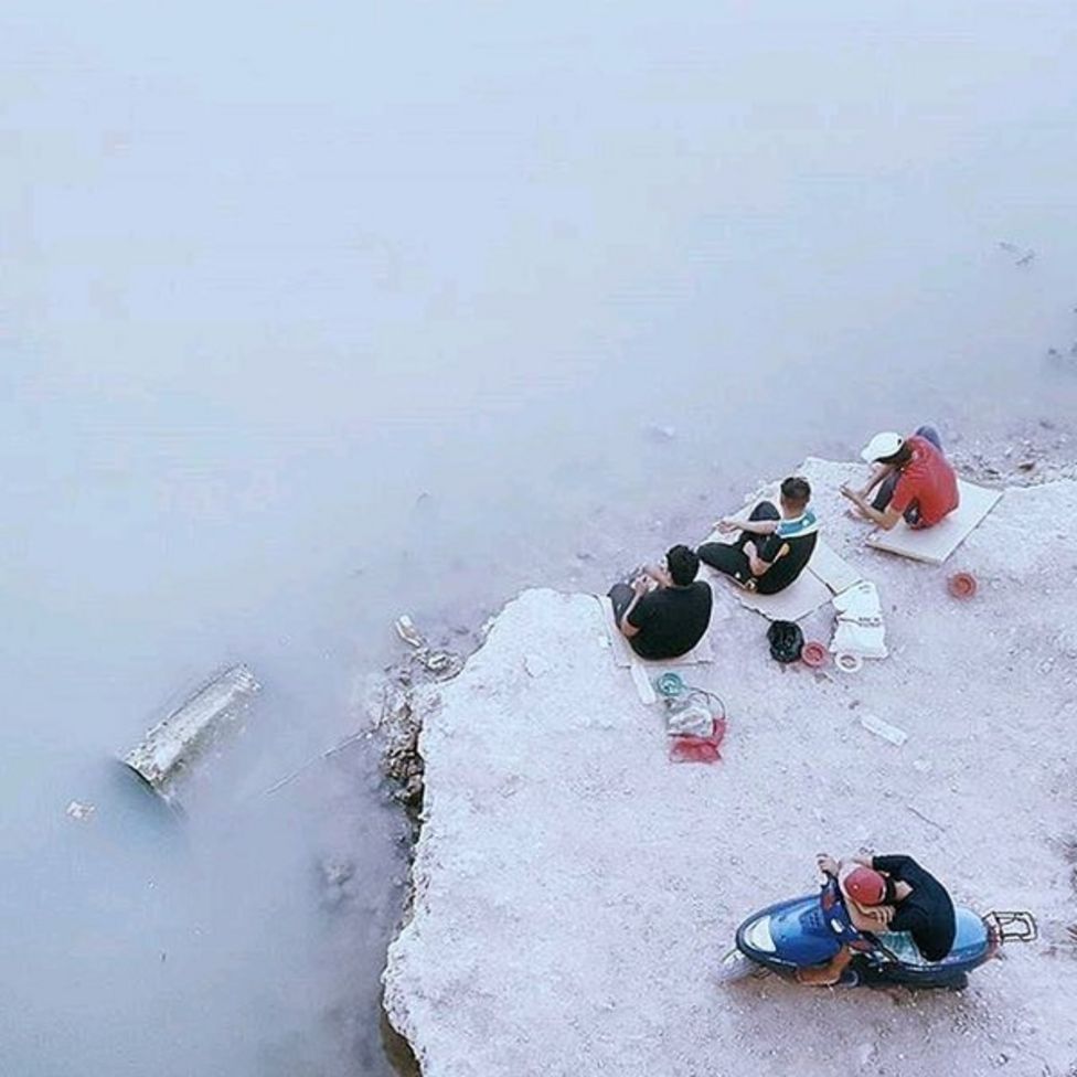 In pictures: Iraqi photos celebrate daily life away from war - BBC News