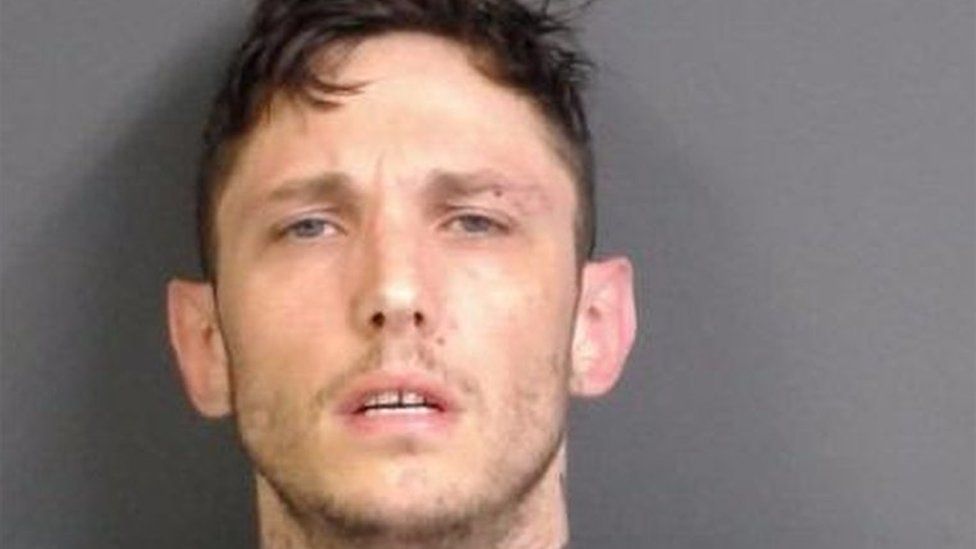 'Jealous' ex Ashley Luff stabbed man over Facebook kiss - BBC News