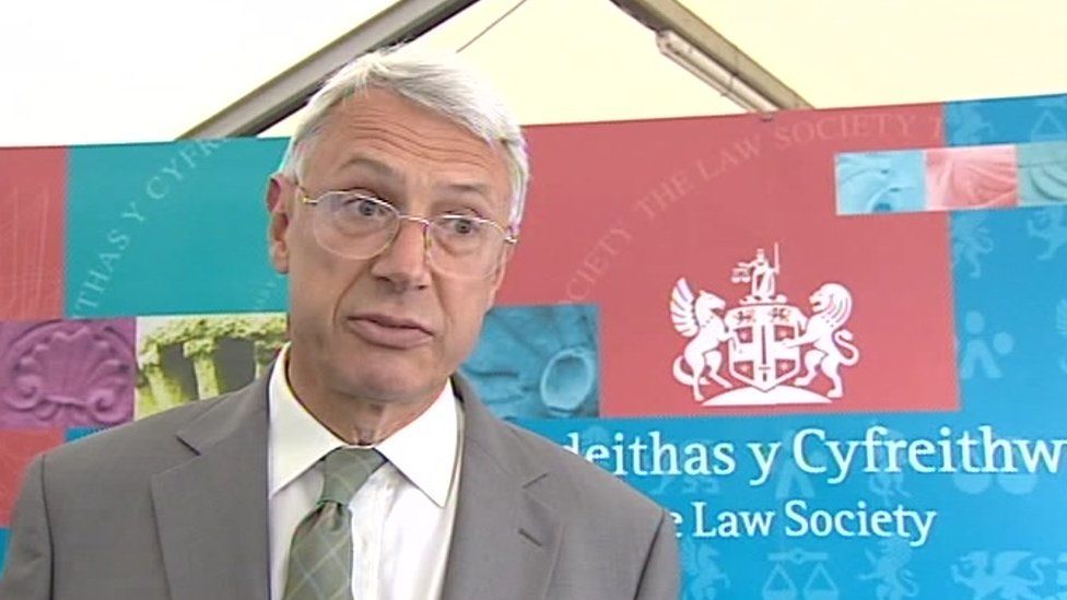 Police inquiry into Neil McEvoy's secret recordings - BBC News