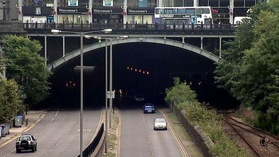 Plans for Aberdeen bridge safety barrier - BBC News