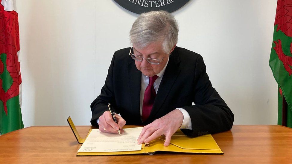 Mark Drakeford emotional as he bows out as first minister - BBC News