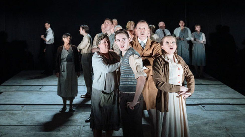 What really happened at Nuffield Southampton Theatres? - BBC News