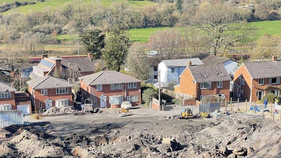 What do we know about unexploded WW2 bombs? - BBC News