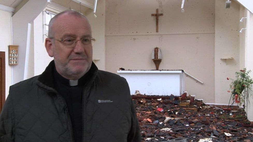 Villagers help rescue Hartley Wintney church pews from blaze - BBC News