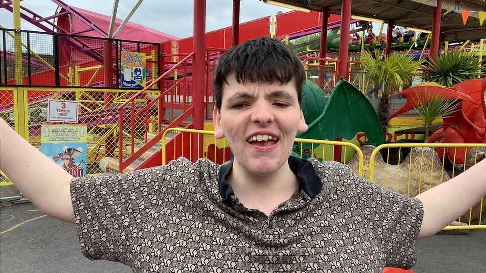 Evesham mum 'torn' over school offer for autistic son 95 miles away ...