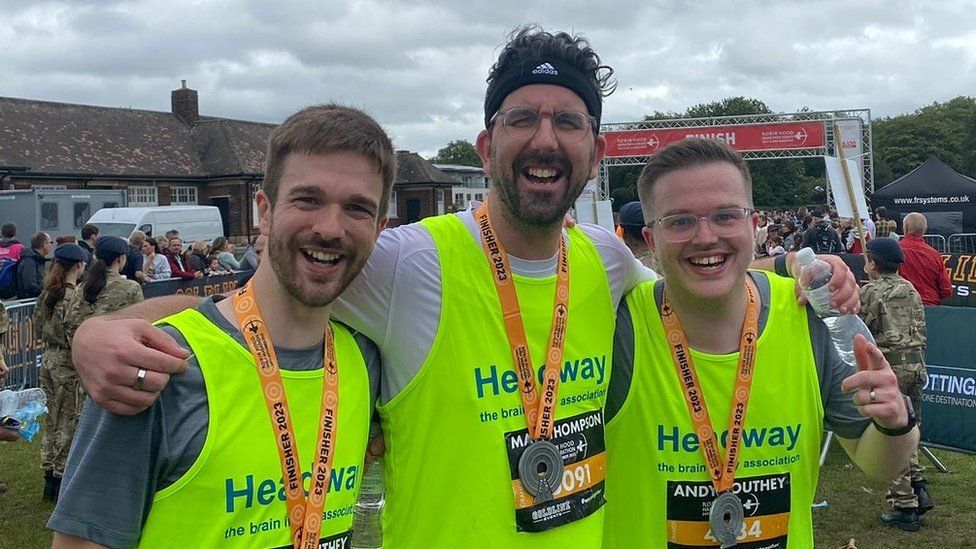 Man finishes half marathon four years after collapse - BBC News