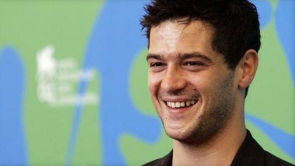 The actor who gambled on a career change - BBC News