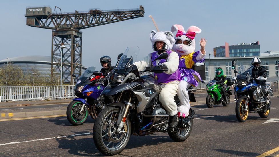 Easter funnies: Bikers go on egg run - BBC News