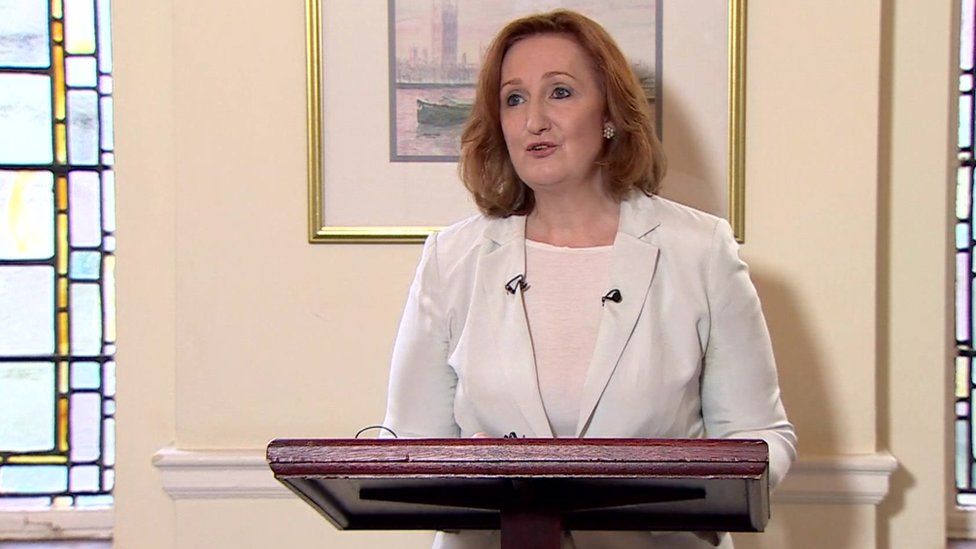 Suzanne Evans gives up hope of UKIP leadership bid - BBC News