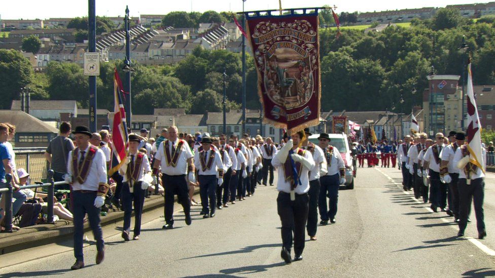Apprentice Boys' annual Relief of Derry Parade takes place - BBC News