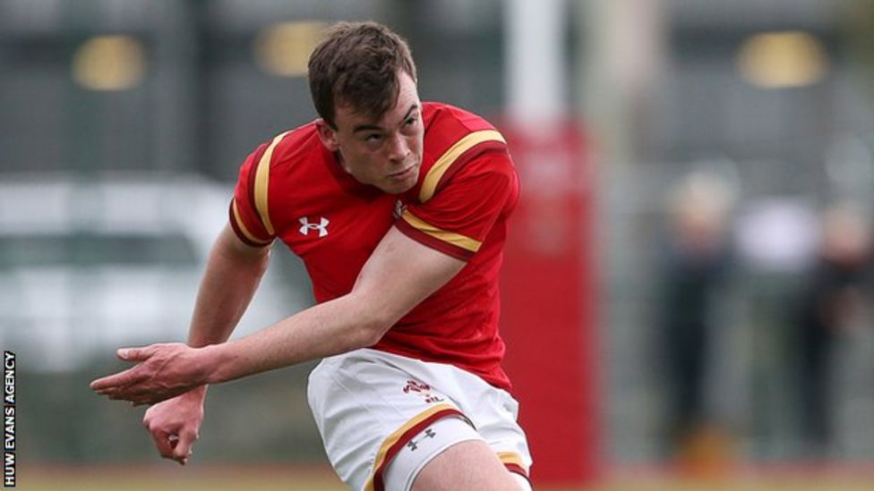 Cai Evans: Legend Ieuan Evans' son kicks Wales to win over South Africa ...