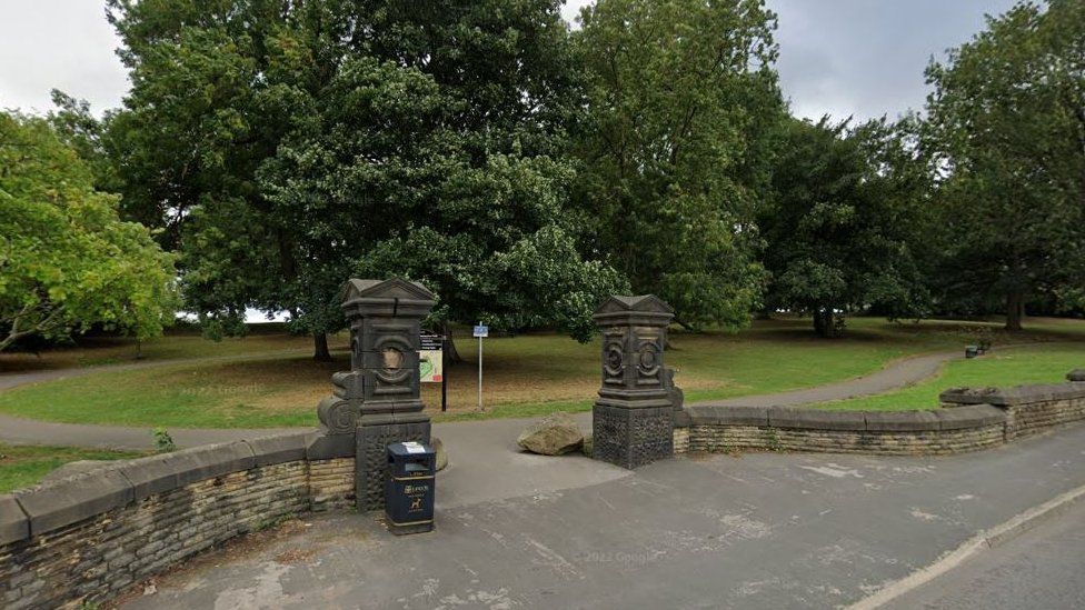 Leeds takeaway driver badly injured by masked attackers - BBC News