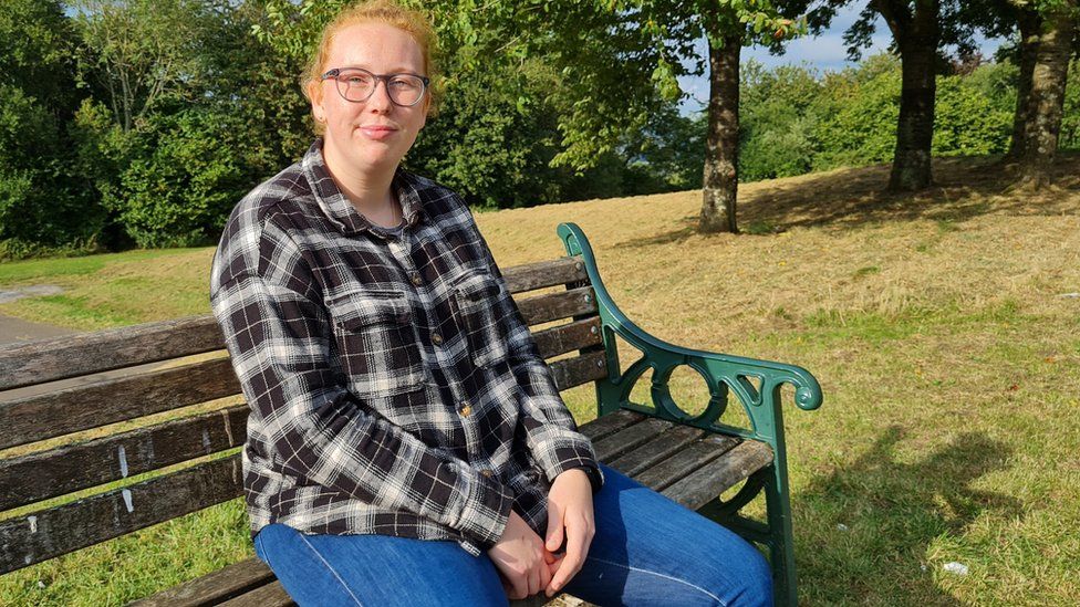 Mental health: Call for sanctuaries for young in crisis - BBC News