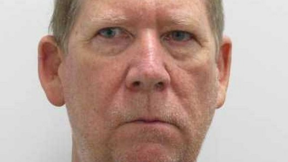 Australian man found after two weeks stranded in outback - BBC News