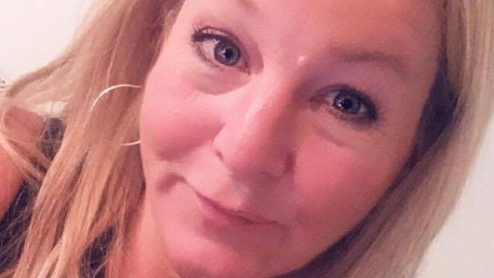 Sandra Hodson's Instagram, Twitter & Facebook on IDCrawl