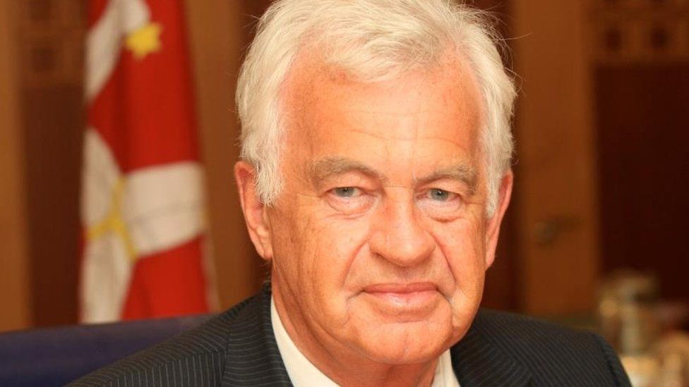 John Quinn: Tributes paid to Isle of Man attorney general - BBC News