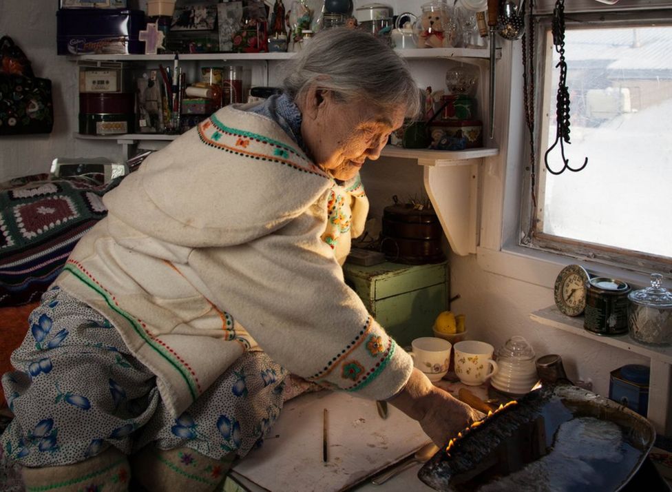 'I started life again in the Arctic... then I fell in love' - BBC News