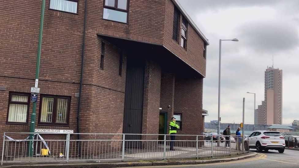 Nottingham murder probe: Davices Anderson named as victim - BBC News