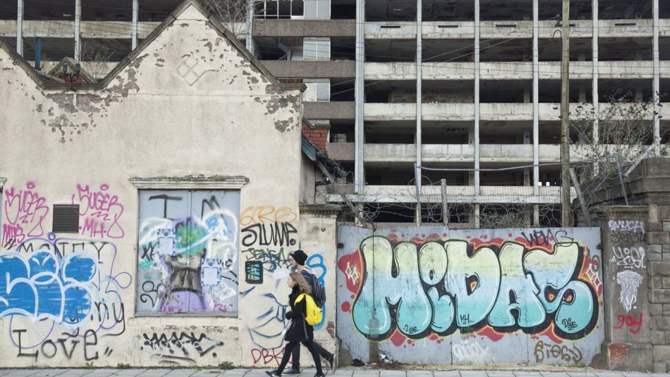 Temple Quarter regeneration: New secondary school planned - BBC News