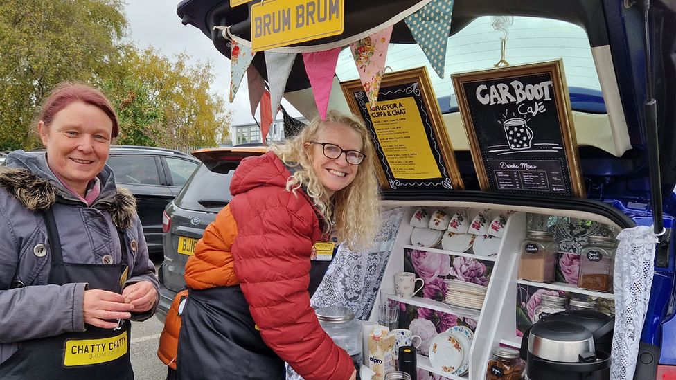 Chatty Chatty Brum Brum: Pop-up cafe run from a car - BBC News