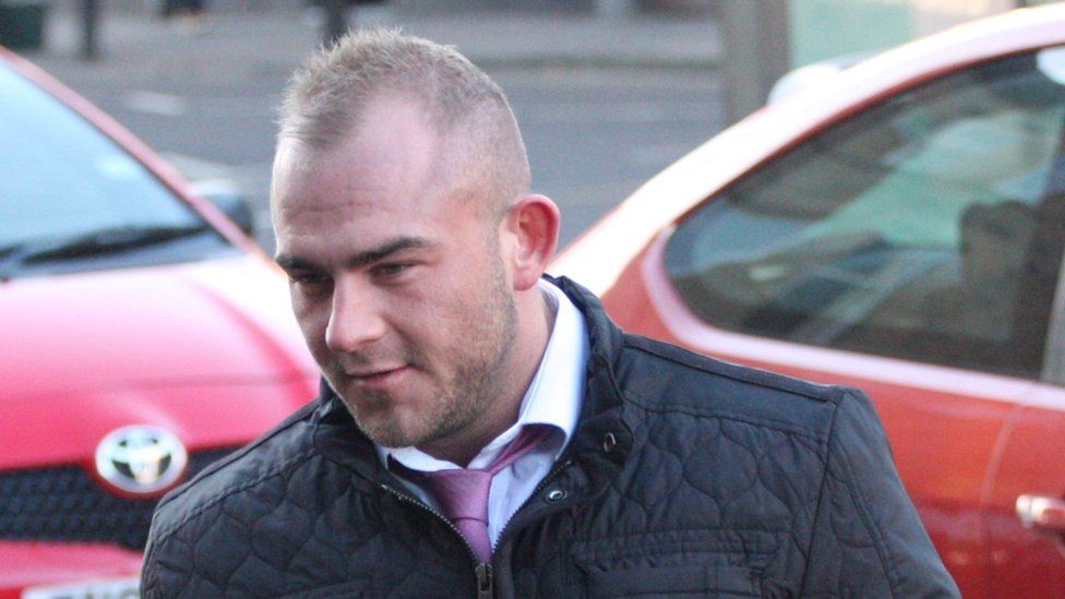 Bodybuilder admits breaking man's jaw - BBC News