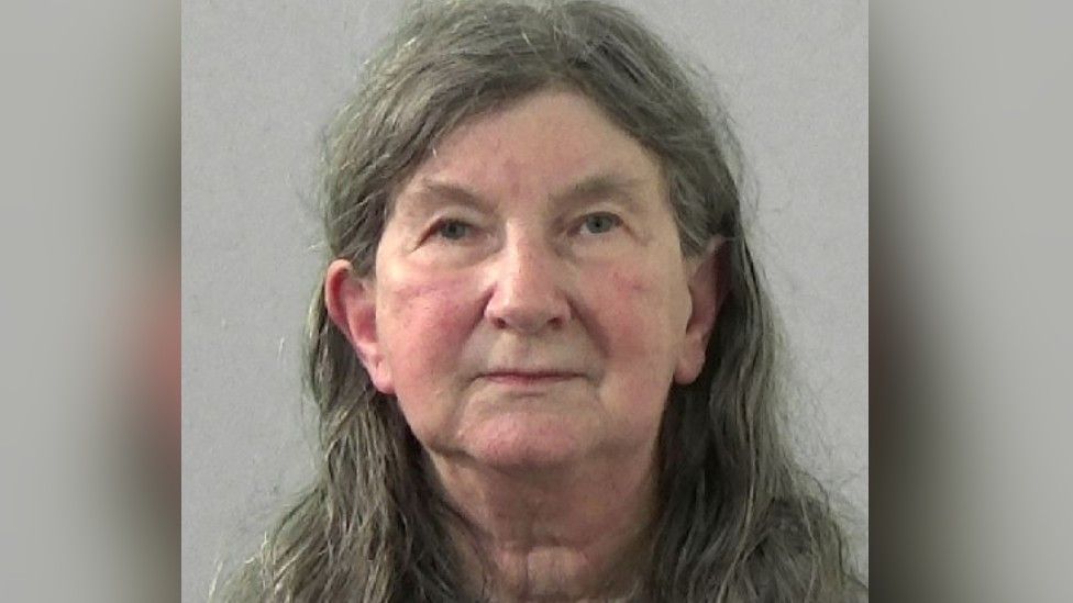 Janet Dunn jailed for killing husband at Ponteland home - BBC News