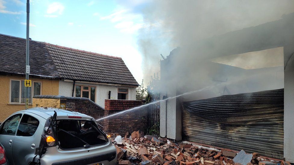 People evacuated after 'significant' Kidderminster industrial fire ...
