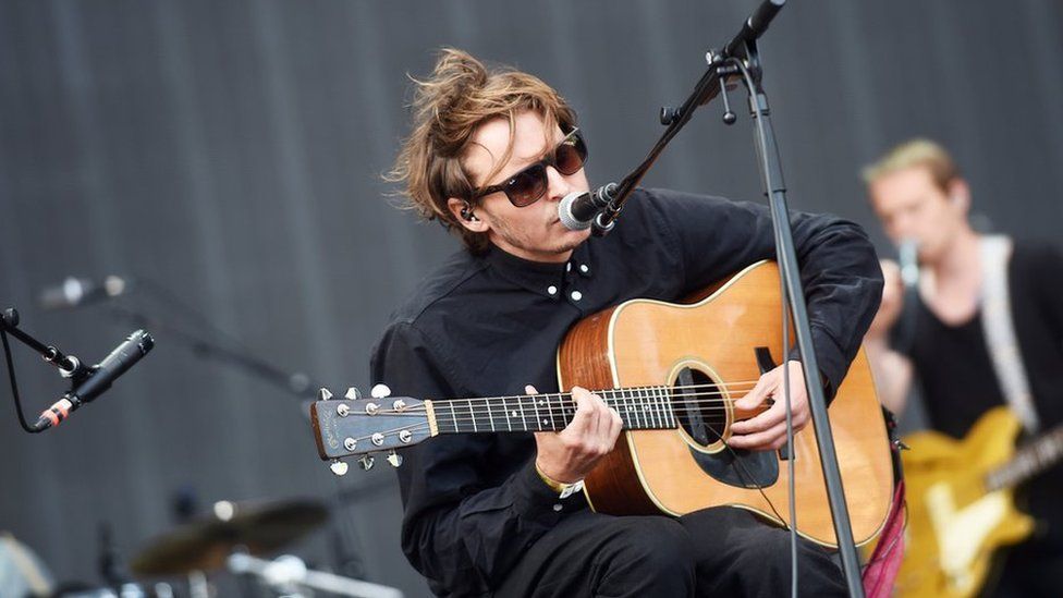 Mumford & Sons' guide to putting on a festival - BBC News