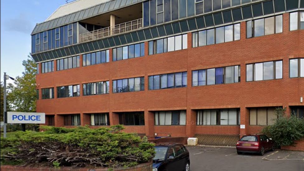 Reading police officer charged with threat and harassment - BBC News