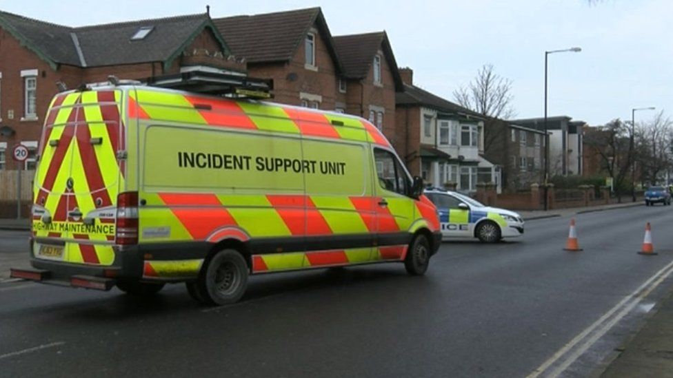 Marton Road in Middlesbrough shut over gas explosion fears - BBC News