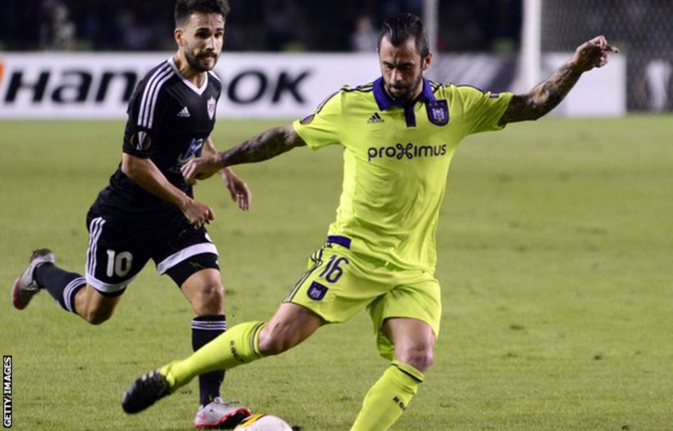 Steven Defour: Burnley sign Belgium midfielder from Anderlecht - BBC Sport