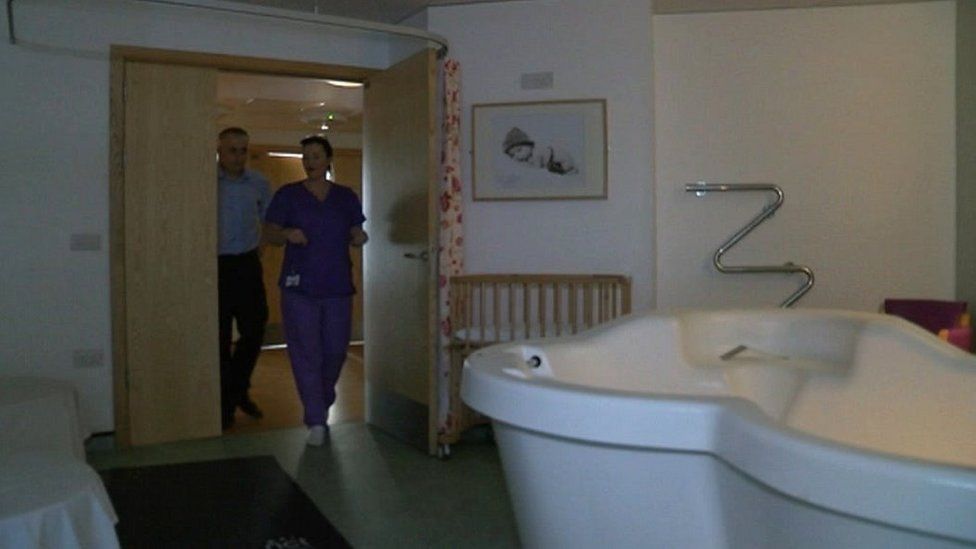 Medway Maritime Hospital staff 'turn round maternity unit' - BBC News