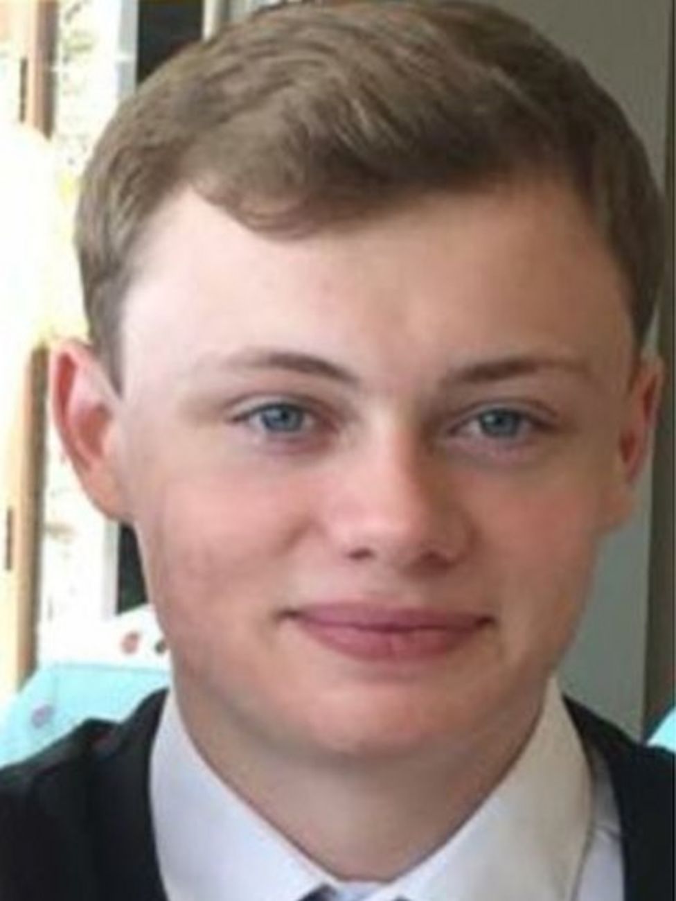 Bachgen wedi marw o lid yr ymennydd - BBC Cymru Fyw