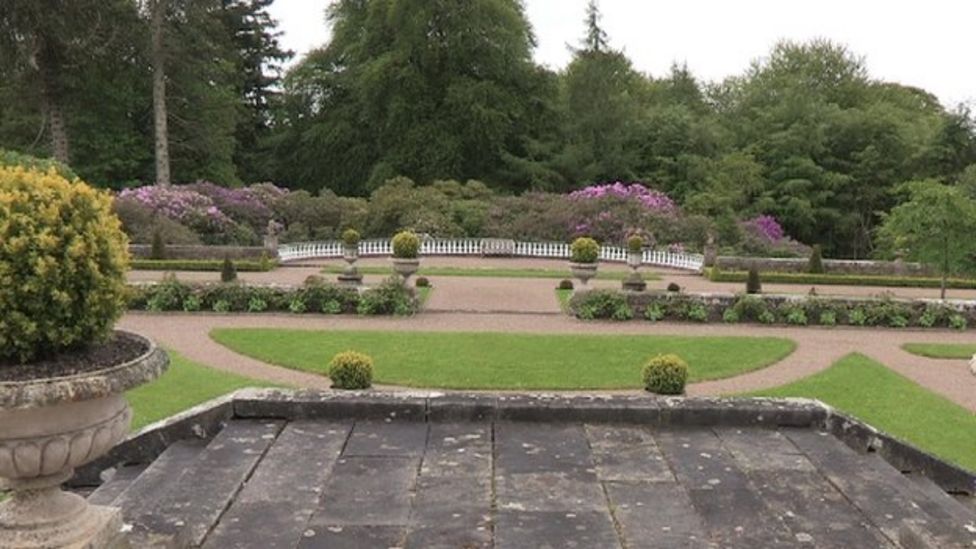 Caledon Estate opens to public for church fundraiser - BBC News