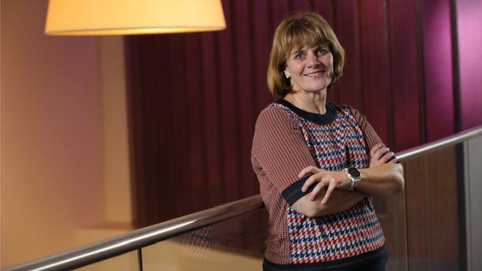 Coronavirus: How do you hire during a pandemic? - BBC News