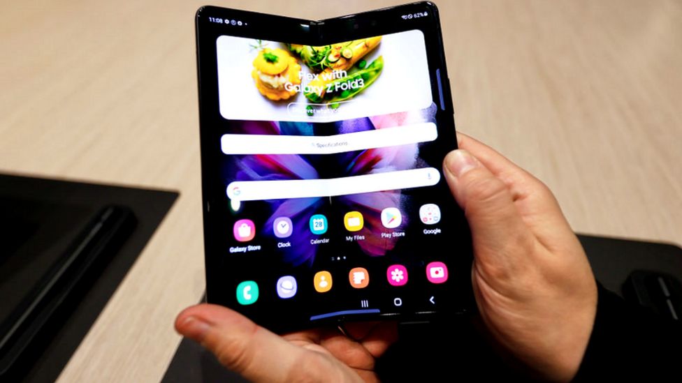 Mobile phone inventor made first call 50 years ago - BBC News