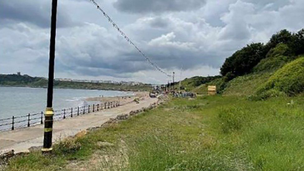 Scarborough: Plans for 2,000ft seaside zip wire submitted - BBC News